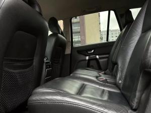 Black Volvo XC90 2007 in Riga, with an engine capacity of 2.40 L and mileage of 390 thousand km for 4490 €, photo 19 on AUTOMOTO.COM.LV