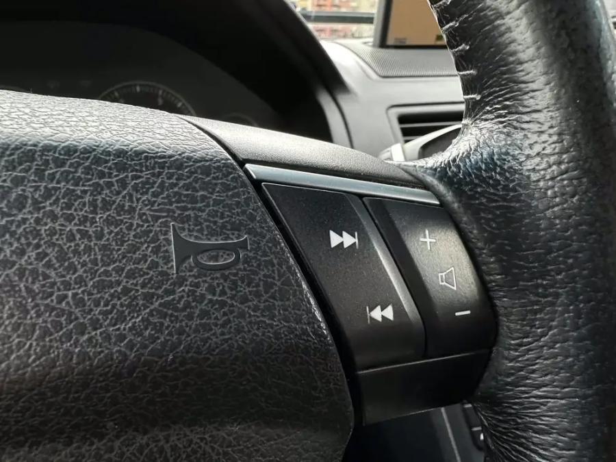 Black Volvo XC90 2007 in Riga, with an engine capacity of 2.40 L and mileage of 390 thousand km for 4490 €, photo 23 on AUTOMOTO.COM.LV