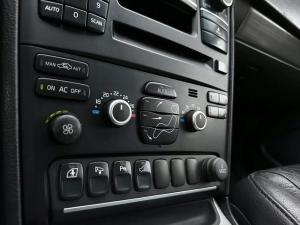 Black Volvo XC90 2007 in Riga, with an engine capacity of 2.40 L and mileage of 390 thousand km for 4490 €, photo 26 on AUTOMOTO.COM.LV