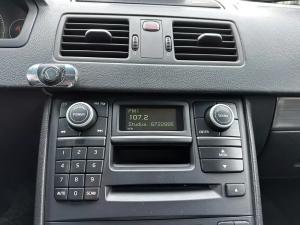 Black Volvo XC90 2007 in Riga, with an engine capacity of 2.40 L and mileage of 390 thousand km for 4490 €, photo 28 on AUTOMOTO.COM.LV