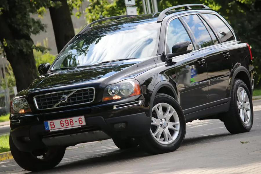 Melns Volvo XC90 2007 Rīga, ar dzinēja tilpumu 2.40 L un nobraukumu 270 tūkst. km par 5490 €, foto 1 vietnē AUTOMOTO.COM.LV