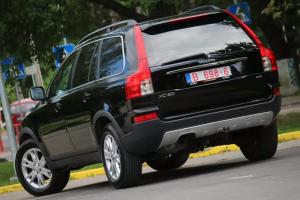 Melns Volvo XC90 2007 Rīga, ar dzinēja tilpumu 2.40 L un nobraukumu 270 tūkst. km par 5490 €, foto 5 vietnē AUTOMOTO.COM.LV