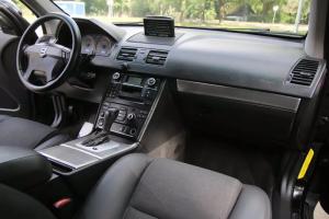 Melns Volvo XC90 2007 Rīga, ar dzinēja tilpumu 2.40 L un nobraukumu 270 tūkst. km par 5490 €, foto 8 vietnē AUTOMOTO.COM.LV