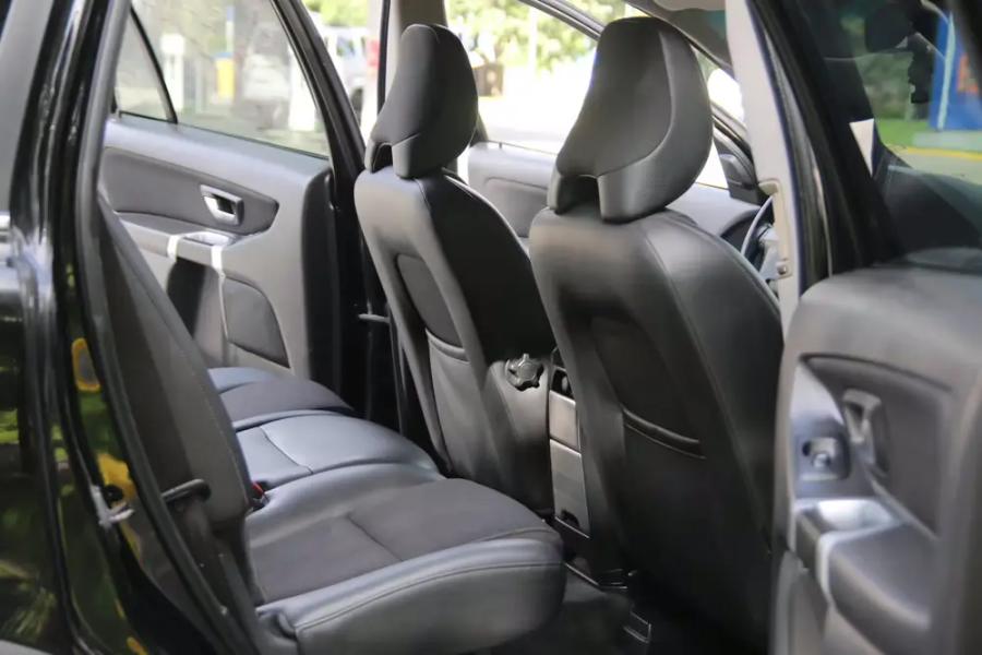 Melns Volvo XC90 2007 Rīga, ar dzinēja tilpumu 2.40 L un nobraukumu 270 tūkst. km par 5490 €, foto 14 vietnē AUTOMOTO.COM.LV