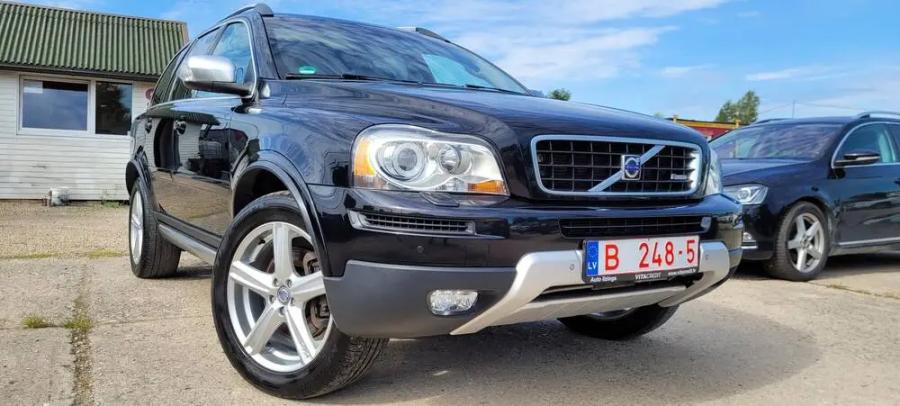 Black Volvo XC90 2007 in Riga, with an engine capacity of 2.40 L and mileage of 237 thousand km for 9200 €, photo 1 on AUTOMOTO.COM.LV