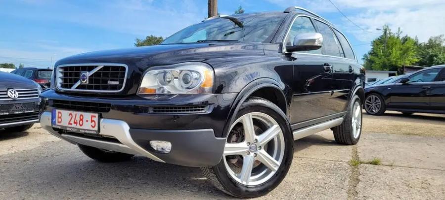 Black Volvo XC90 2007 in Riga, with an engine capacity of 2.40 L and mileage of 237 thousand km for 9200 €, photo 9 on AUTOMOTO.COM.LV