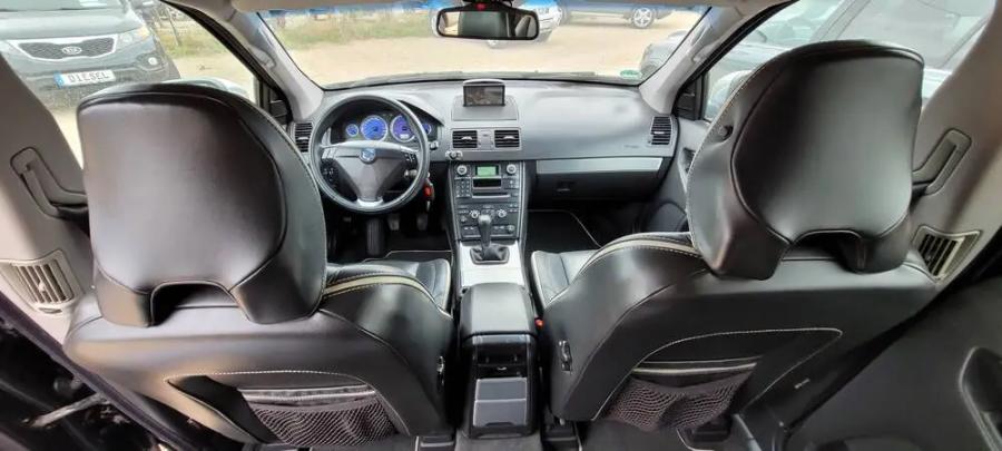 Black Volvo XC90 2007 in Riga, with an engine capacity of 2.40 L and mileage of 237 thousand km for 9200 €, photo 20 on AUTOMOTO.COM.LV