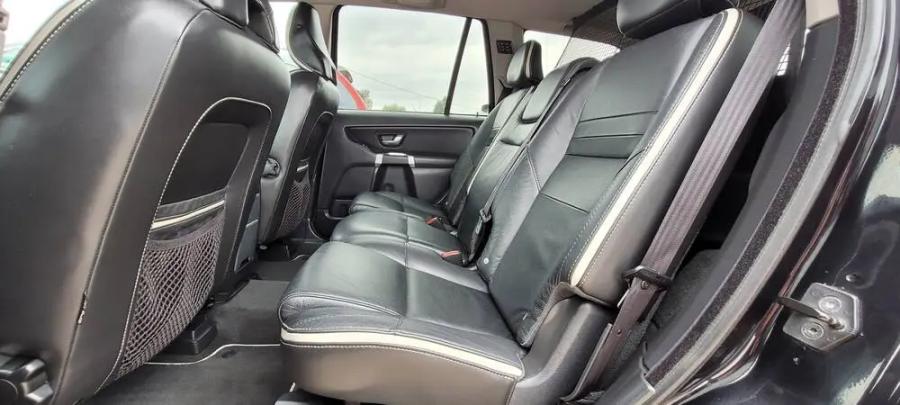 Black Volvo XC90 2007 in Riga, with an engine capacity of 2.40 L and mileage of 237 thousand km for 9200 €, photo 27 on AUTOMOTO.COM.LV