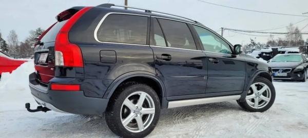 Melns Volvo XC90 2007 Rīga, ar dzinēja tilpumu 2.40 L un nobraukumu 246 tūkst. km par 9200 €, foto 10 vietnē AUTOMOTO.COM.LV