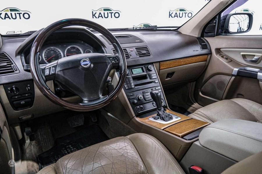 Black Volvo XC90 2007 in Kaunas, with an engine capacity of 2.40 L and mileage of 290 thousand km for 6290 €, photo 8 on AUTOMOTO.COM.LV