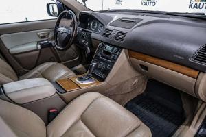 Black Volvo XC90 2007 in Kaunas, with an engine capacity of 2.40 L and mileage of 290 thousand km for 6290 €, photo 12 on AUTOMOTO.COM.LV