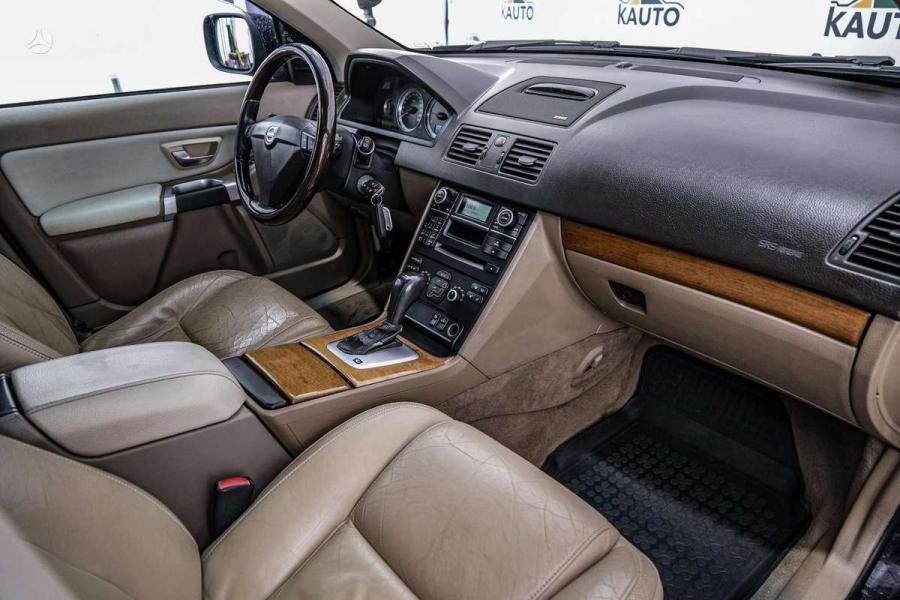Black Volvo XC90 2007 in Kaunas, with an engine capacity of 2.40 L and mileage of 290 thousand km for 6290 €, photo 12 on AUTOMOTO.COM.LV
