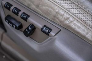 Black Volvo XC90 2007 in Kaunas, with an engine capacity of 2.40 L and mileage of 290 thousand km for 6290 €, photo 16 on AUTOMOTO.COM.LV