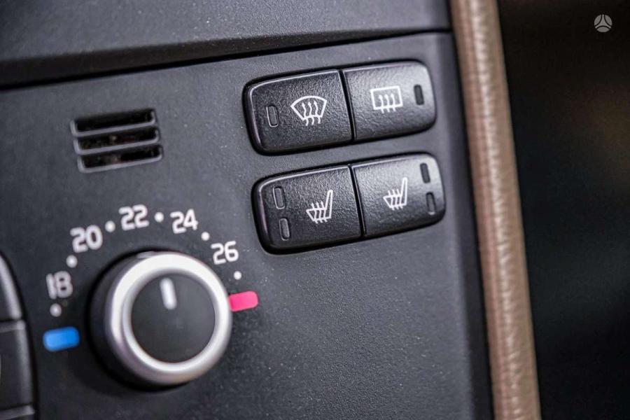Black Volvo XC90 2007 in Kaunas, with an engine capacity of 2.40 L and mileage of 290 thousand km for 6290 €, photo 24 on AUTOMOTO.COM.LV