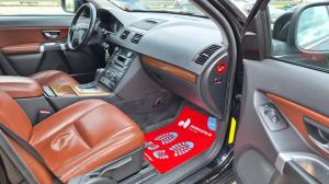 Black Volvo XC90 2007 in Riga, with an engine capacity of 2.40 L and mileage of 300 thousand km for 6850 €, photo 6 on AUTOMOTO.COM.LV