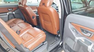 Black Volvo XC90 2007 in Riga, with an engine capacity of 2.40 L and mileage of 300 thousand km for 6850 €, photo 10 on AUTOMOTO.COM.LV