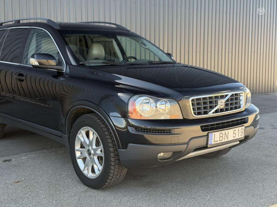 Melns Volvo XC90 2007 Mažeikiai, ar dzinēja tilpumu 2.40 L un nobraukumu 339 tūkst. km par 4500 €, foto 8 vietnē AUTOMOTO.COM.LV