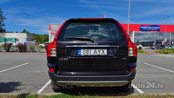 Black Volvo XC90 2007 in Tallinn, with an engine capacity of 2.40 L and mileage of 315 thousand km for 5490 €, photo 4 on AUTOMOTO.COM.LV
