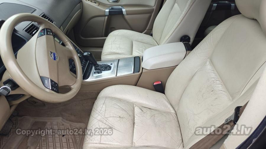 Melns Volvo XC90 2007 Tallina, ar dzinēja tilpumu 2.40 L un nobraukumu 315 tūkst. km par 5490 €, foto 14 vietnē AUTOMOTO.COM.LV