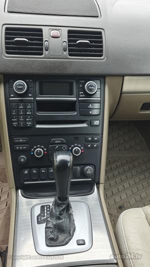 Melns Volvo XC90 2007 Tallina, ar dzinēja tilpumu 2.40 L un nobraukumu 315 tūkst. km par 5490 €, foto 15 vietnē AUTOMOTO.COM.LV
