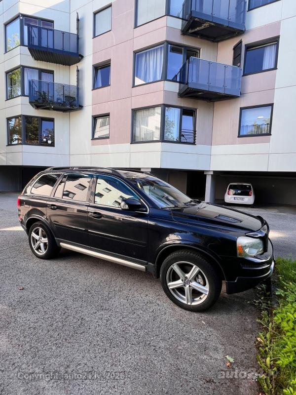 Black Volvo XC90 2007 in Tallinn, with an engine capacity of 2.40 L and mileage of 298 thousand km for 3750 €, photo 6 on AUTOMOTO.COM.LV