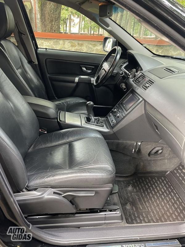 Melns Volvo XC90 2007 Viļņa, ar dzinēja tilpumu 2.40 L un nobraukumu 328 tūkst. km par 6700 €, foto 10 vietnē AUTOMOTO.COM.LV