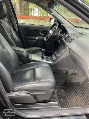 Black Volvo XC90 2007 in Vilnius, with an engine capacity of 2.40 L and mileage of 328 thousand km for 6700 €, photo 11 on AUTOMOTO.COM.LV