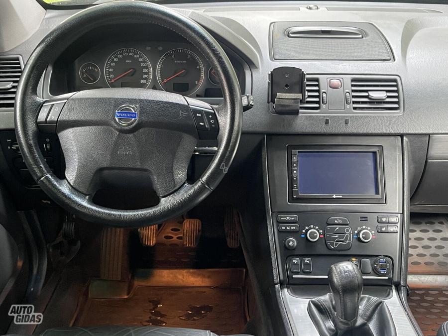 Black Volvo XC90 2007 in Vilnius, with an engine capacity of 2.40 L and mileage of 328 thousand km for 6700 €, photo 14 on AUTOMOTO.COM.LV