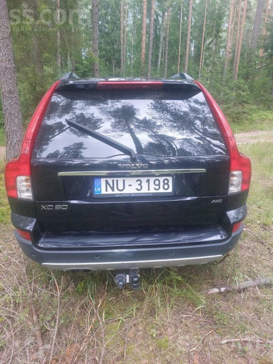 Black Volvo XC90 2007 in Gulbene, with an engine capacity of 2.40 L and mileage of 279 thousand km for 4250 €, photo 3 on AUTOMOTO.COM.LV