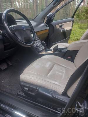 Black Volvo XC90 2007 in Gulbene, with an engine capacity of 2.40 L and mileage of 279 thousand km for 4250 €, photo 5 on AUTOMOTO.COM.LV