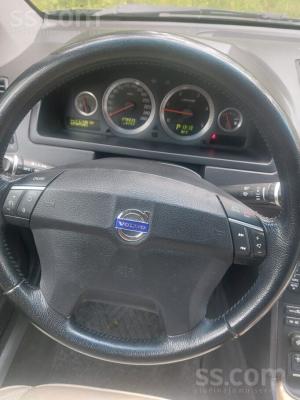 Black Volvo XC90 2007 in Gulbene, with an engine capacity of 2.40 L and mileage of 279 thousand km for 4250 €, photo 7 on AUTOMOTO.COM.LV