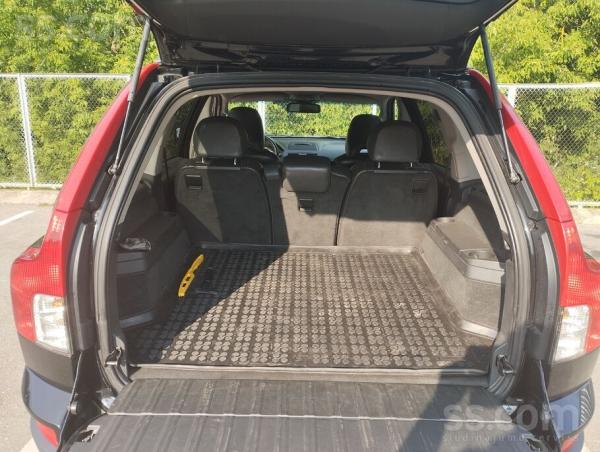 Melns Volvo XC90 2007 Daugavpils, ar dzinēja tilpumu 2.40 L un nobraukumu 250 tūkst. km par 5990 €, foto 9 vietnē AUTOMOTO.COM.LV
