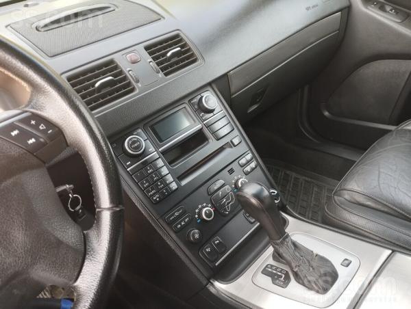 Melns Volvo XC90 2007 Daugavpils, ar dzinēja tilpumu 2.40 L un nobraukumu 250 tūkst. km par 5990 €, foto 10 vietnē AUTOMOTO.COM.LV