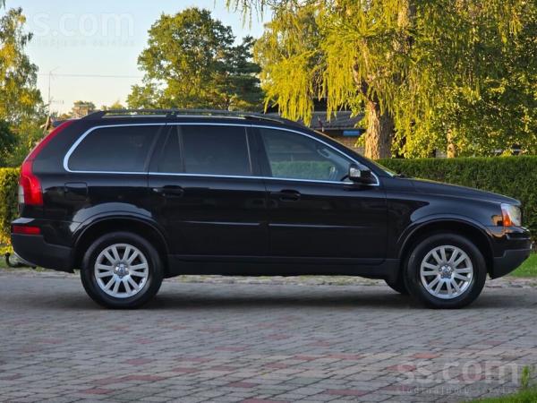 Black Volvo XC90 2007 in Riga, with an engine capacity of 2.40 L and mileage of 396 thousand km for 4650 €, photo 6 on AUTOMOTO.COM.LV