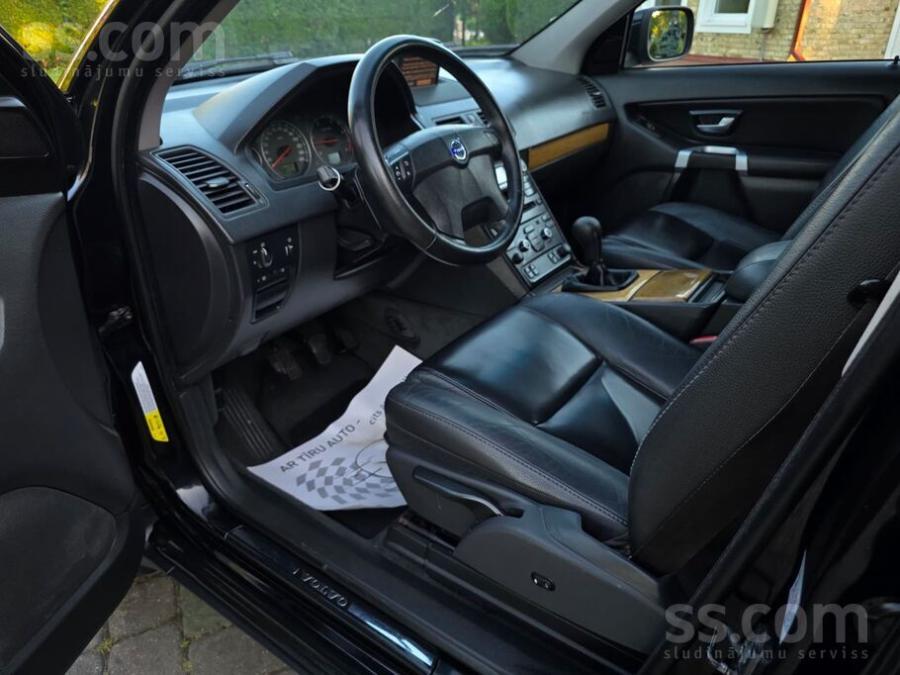 Melns Volvo XC90 2007 Rīga, ar dzinēja tilpumu 2.40 L un nobraukumu 396 tūkst. km par 4650 €, foto 26 vietnē AUTOMOTO.COM.LV