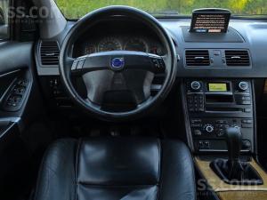Melns Volvo XC90 2007 Rīga, ar dzinēja tilpumu 2.40 L un nobraukumu 396 tūkst. km par 4650 €, foto 27 vietnē AUTOMOTO.COM.LV