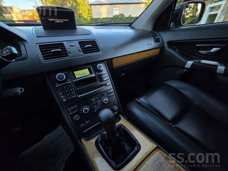 Melns Volvo XC90 2007 Rīga, ar dzinēja tilpumu 2.40 L un nobraukumu 396 tūkst. km par 4650 €, foto 28 vietnē AUTOMOTO.COM.LV
