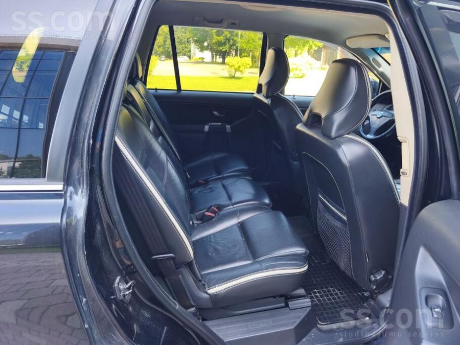 Melns Volvo XC90 2007 Jelgava, ar dzinēja tilpumu 2.40 L un nobraukumu 0 tūkst. km par 4990 €, foto 13 vietnē AUTOMOTO.COM.LV