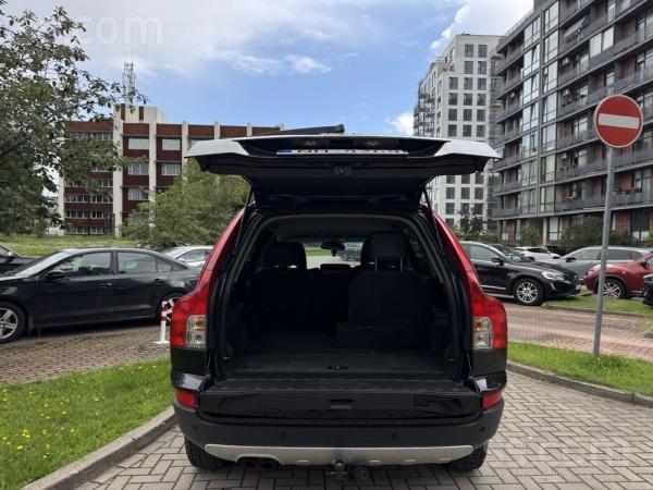 Black Volvo XC90 2007 in Riga, with an engine capacity of 2.40 L and mileage of 362 thousand km for 4990 €, photo 10 on AUTOMOTO.COM.LV