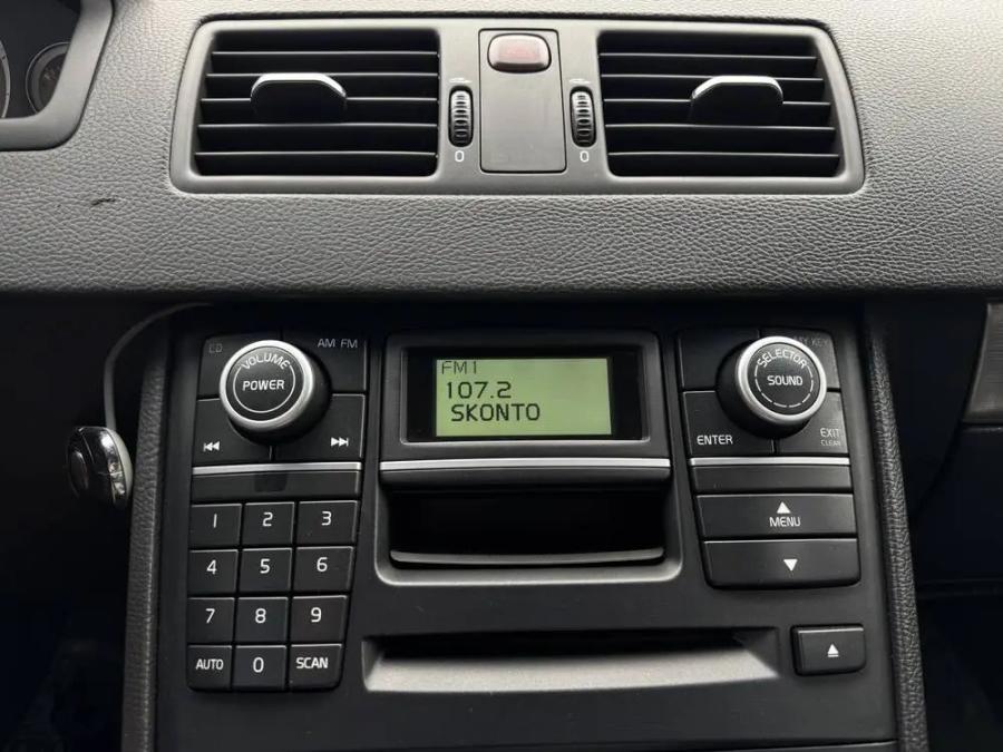 Black Volvo XC90 2007 in Riga, with an engine capacity of 2.40 L and mileage of 362 thousand km for 4990 €, photo 22 on AUTOMOTO.COM.LV