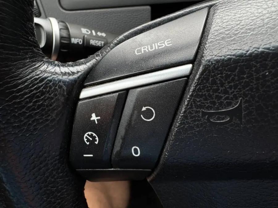 Black Volvo XC90 2007 in Riga, with an engine capacity of 2.40 L and mileage of 362 thousand km for 4990 €, photo 24 on AUTOMOTO.COM.LV