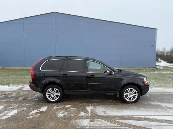 Melns Volvo XC90 2007 Rīga, ar dzinēja tilpumu 2.40 L un nobraukumu 236 tūkst. km par 3500 €, foto 7 vietnē AUTOMOTO.COM.LV
