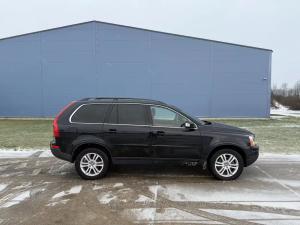 Black Volvo XC90 2007 in Riga, with an engine capacity of 2.40 L and mileage of 236 thousand km for 3500 €, photo 8 on AUTOMOTO.COM.LV