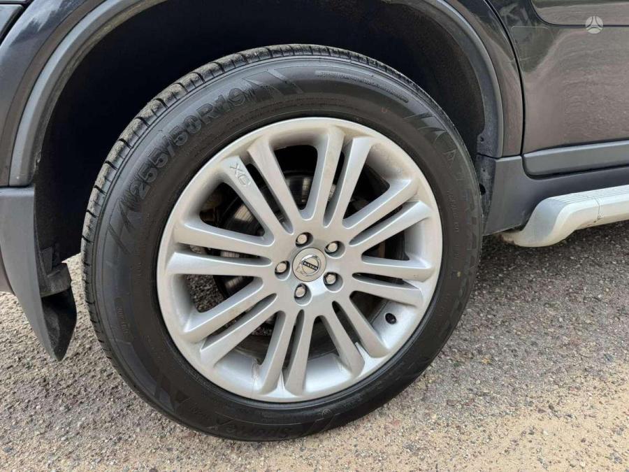 Melns Volvo XC90 2007 Utena, ar dzinēja tilpumu 2.40 L un nobraukumu 352 tūkst. km par 6600 €, foto 12 vietnē AUTOMOTO.COM.LV