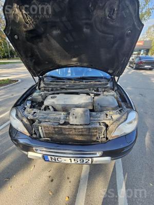 Black Volvo XC90 2007 in Riga, with an engine capacity of 2.40 L and mileage of 516 thousand km for 2000 €, photo 6 on AUTOMOTO.COM.LV
