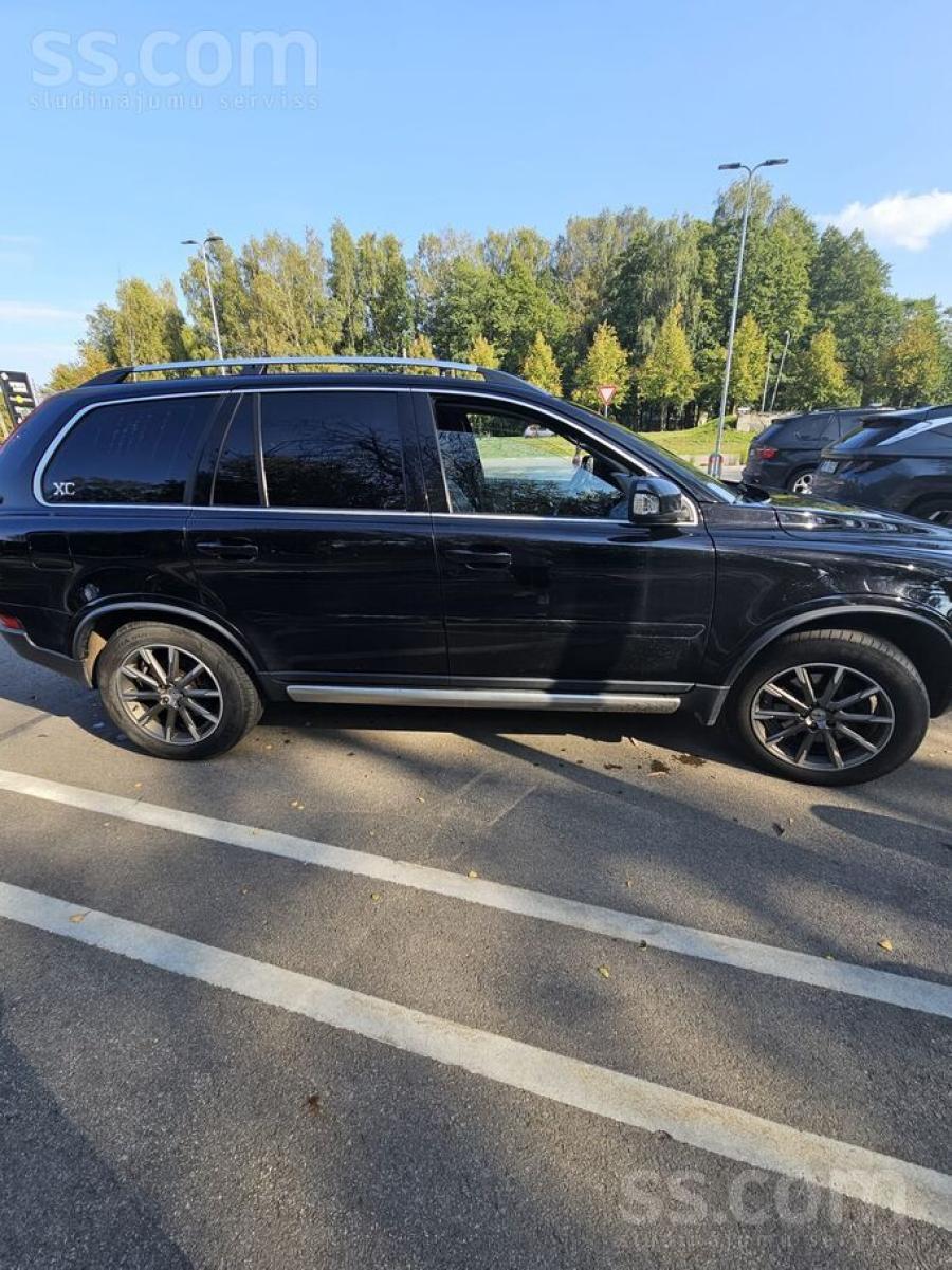 Black Volvo XC90 2007 in Riga, with an engine capacity of 2.40 L and mileage of 516 thousand km for 2000 €, photo 10 on AUTOMOTO.COM.LV
