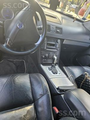 Black Volvo XC90 2007 in Riga, with an engine capacity of 2.40 L and mileage of 516 thousand km for 2000 €, photo 12 on AUTOMOTO.COM.LV