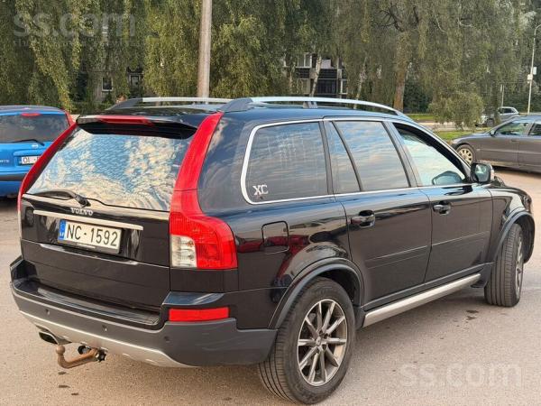 Black Volvo XC90 2007 in Riga, with an engine capacity of 2.40 L and mileage of 520 thousand km for 3150 €, photo 1 on AUTOMOTO.COM.LV