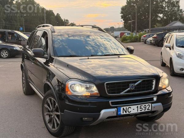 Black Volvo XC90 2007 in Riga, with an engine capacity of 2.40 L and mileage of 520 thousand km for 3150 €, photo 3 on AUTOMOTO.COM.LV