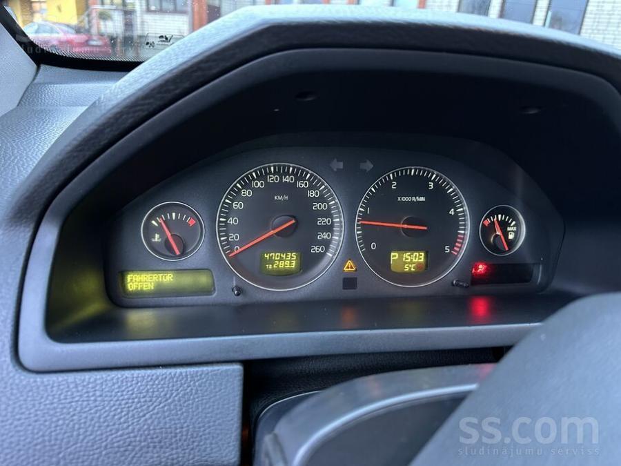 Черный Вольво ХС90 2007 в Талси, объемом двигателя 2.40 л и пробегом 470 тыс. км за 3200 €, фото 10 на AUTOMOTO.COM.LV